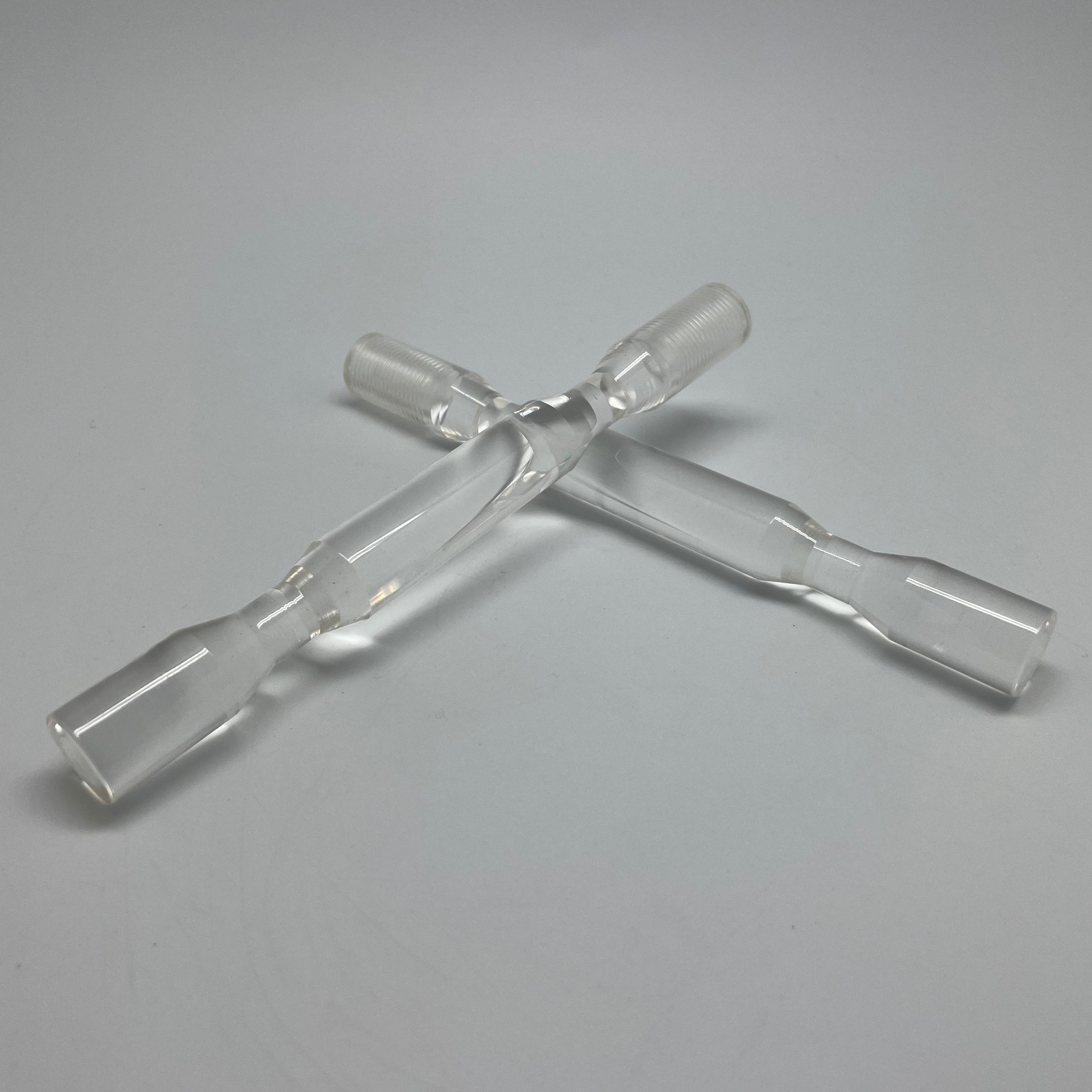 2-Bottle Acrylic Wine Pegs - Modvino